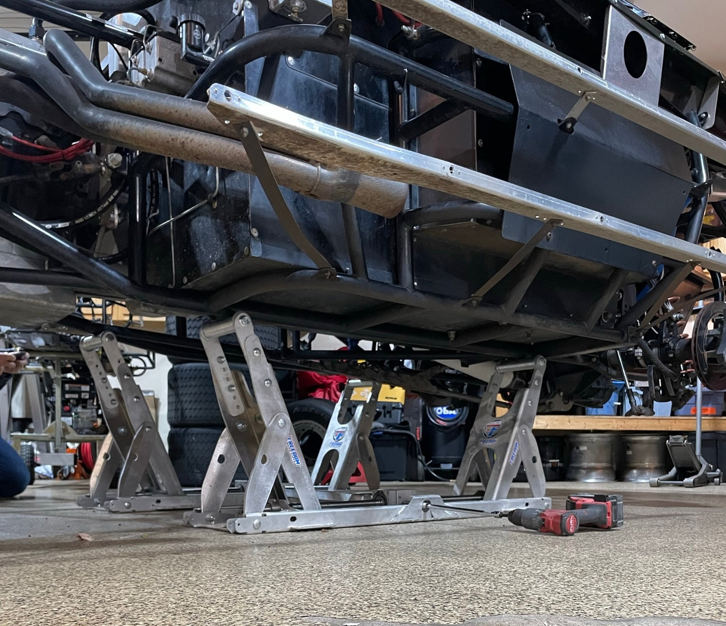 Freedom Race Lifts | USA – Freedom Vehicle Lifts LLC