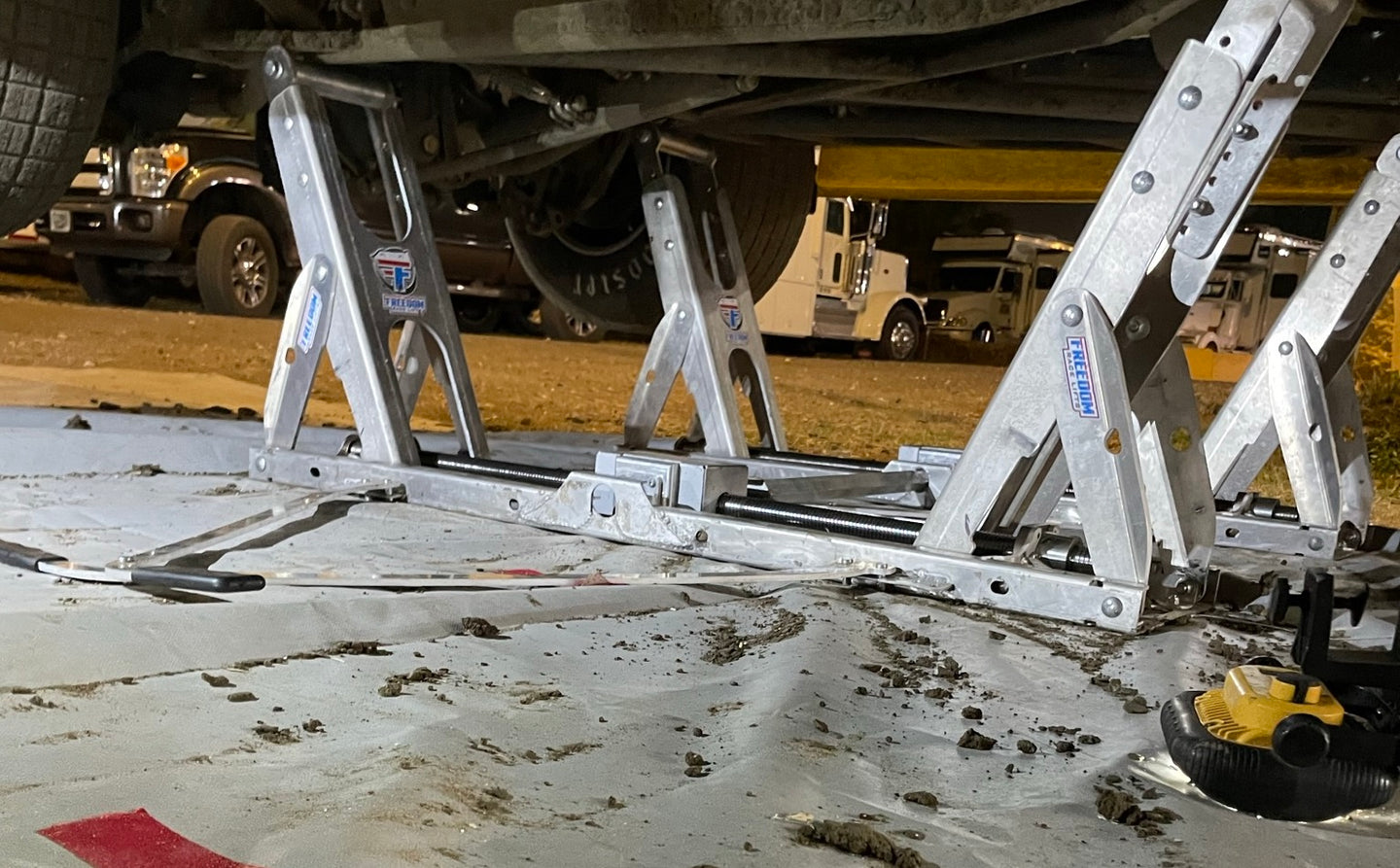 Freedom Race Lifts | USA – Freedom Vehicle Lifts LLC